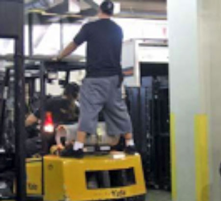 Safety Tip of the Week – Safety with Forklifts – Safety Matters Weekly