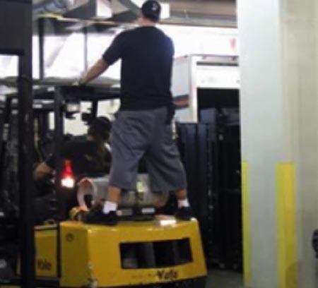Safety Tip of the Week – Safe Forklift Operation – Safety Matters Weekly